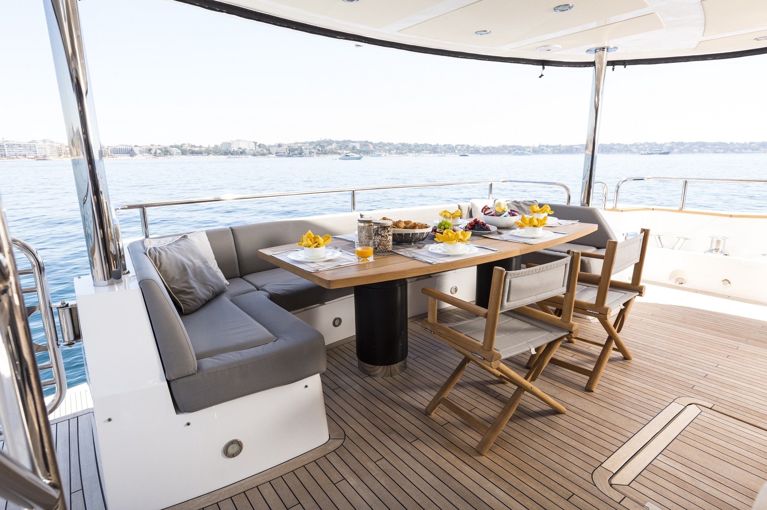 Yacht Spontaneous, a Sunseeker 28 Metre Superyacht | CHARTERWORLD ...